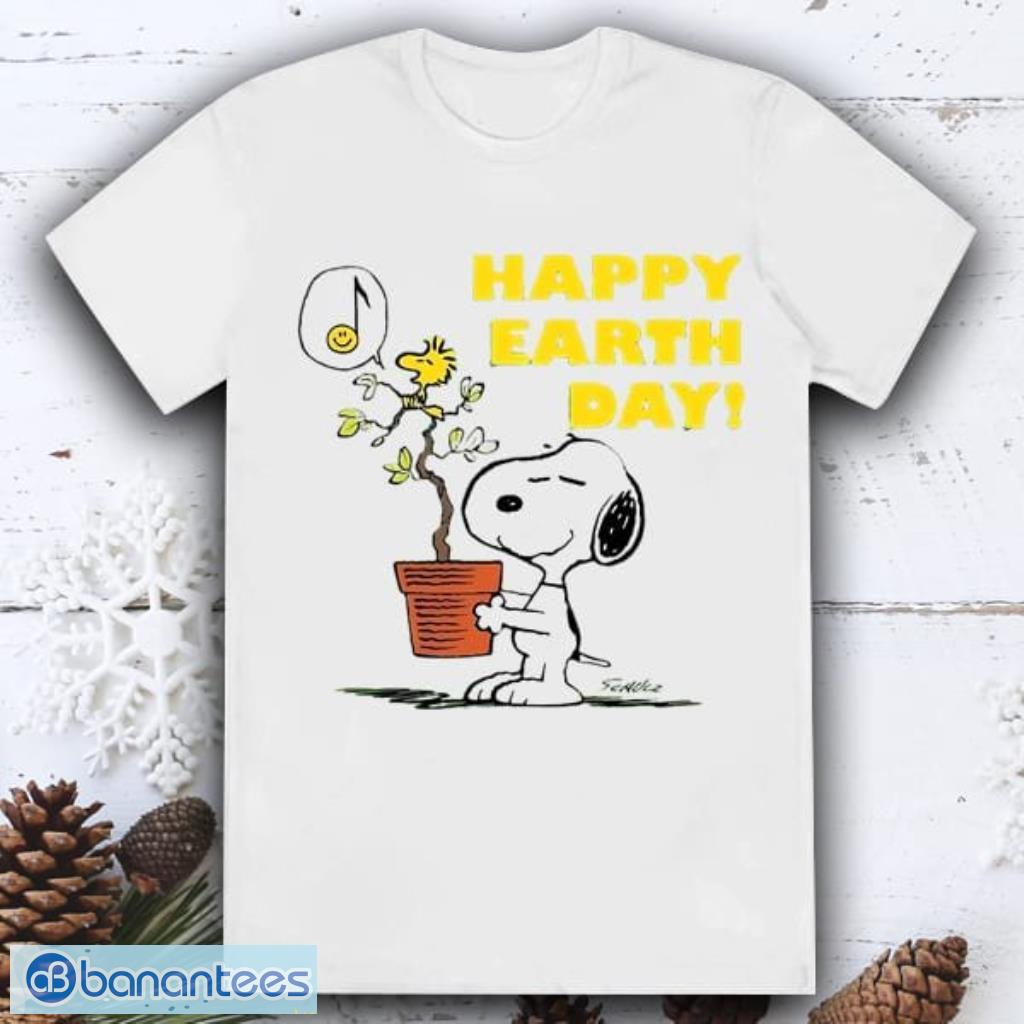 Peanuts Snoopy Happy Earth Day Shirt - Banantees