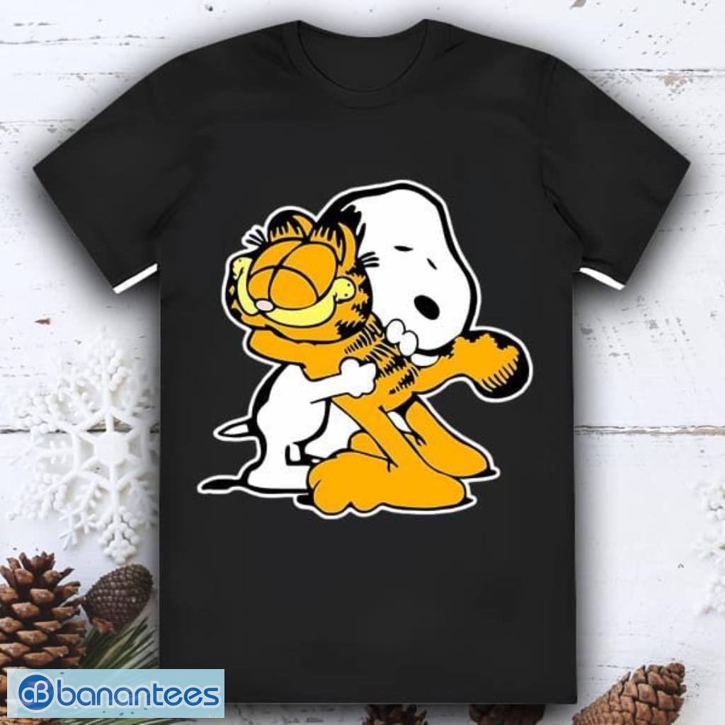 Snoopy and Garfield Hugs Shirt - Banantees